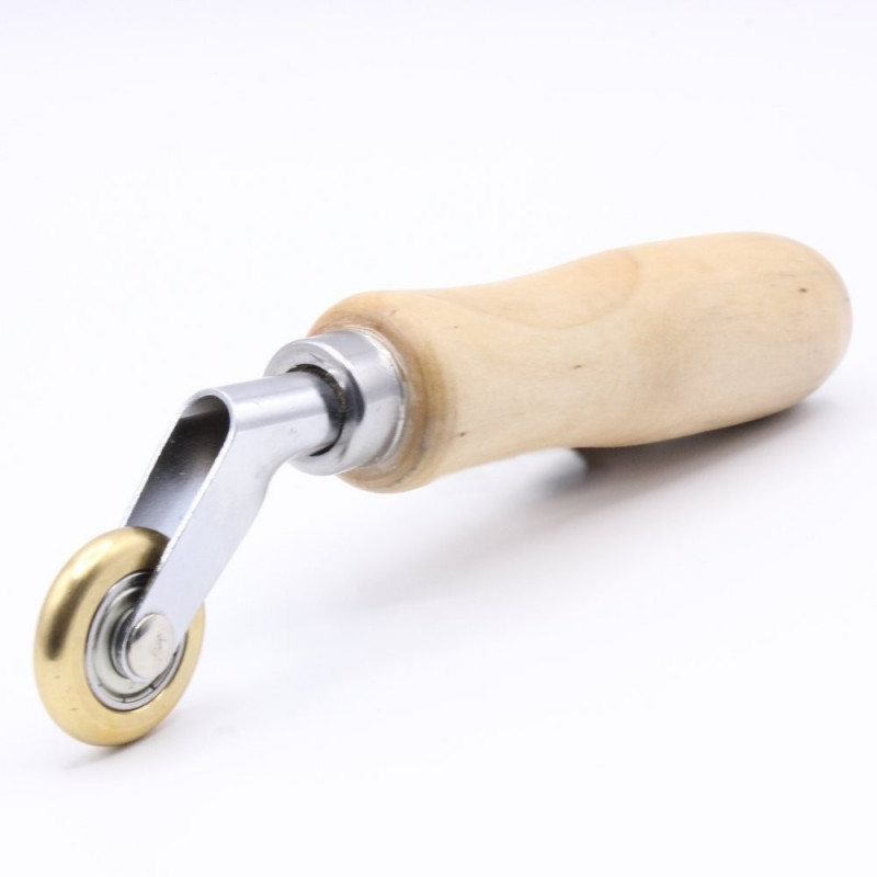 Roulette fine en bronze pour les angles